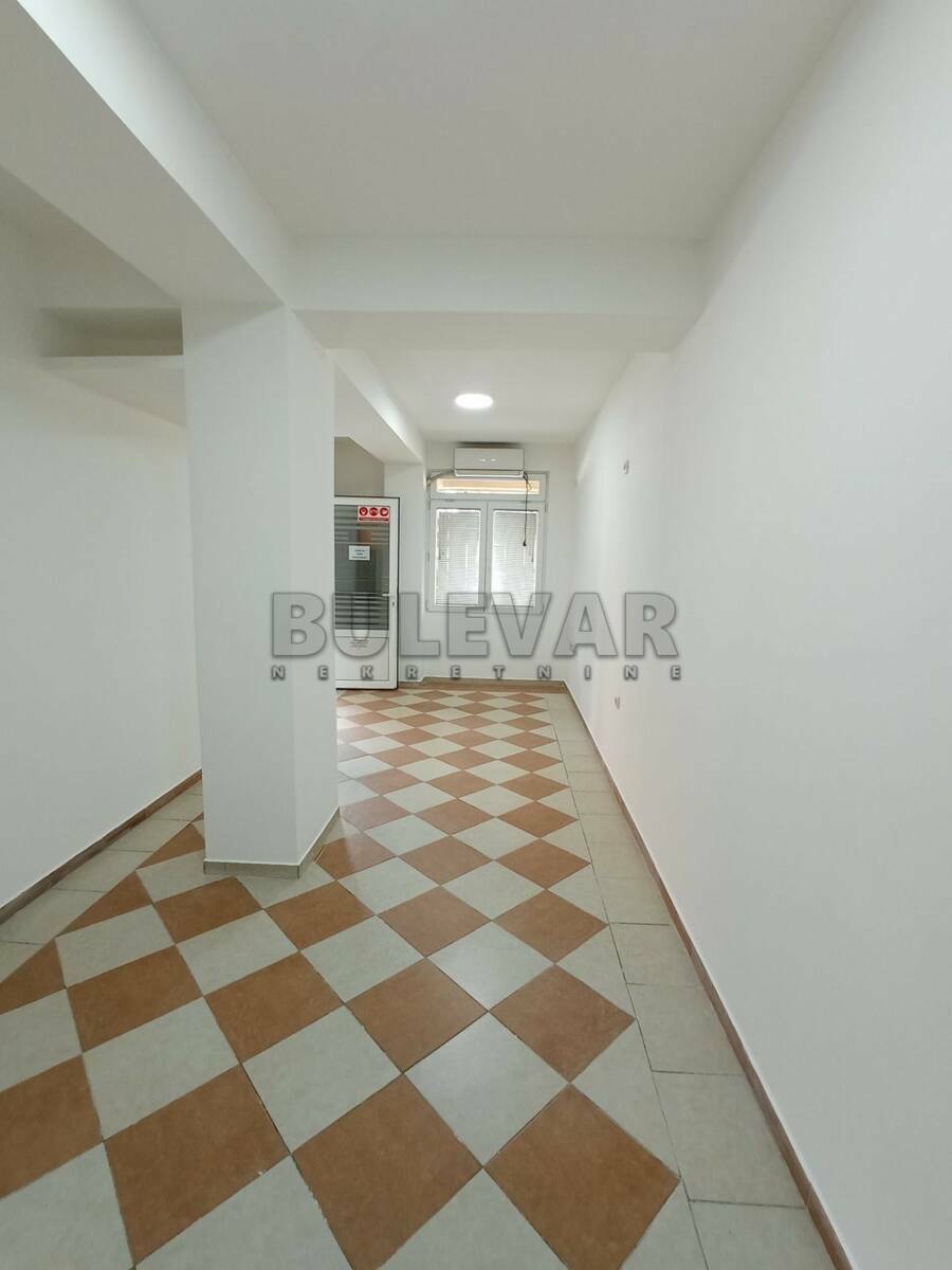 Poslovni prostor / Lokal, Niš - Svetinikolska crkva | Izdavanje · 20m² · 250€