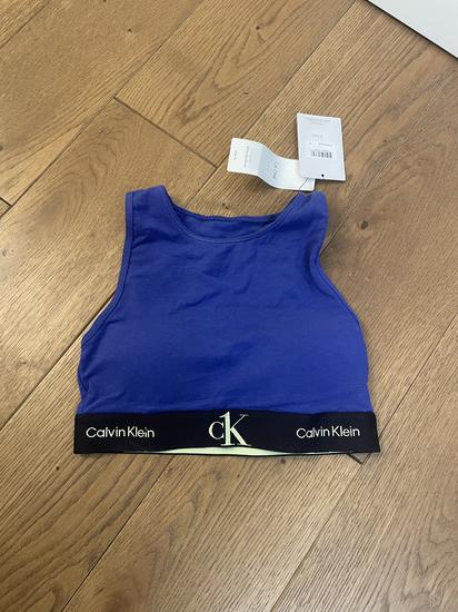Calvin Klein krop top sa etiketom
