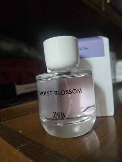 Prodajem Zara Violet Blossom parfem