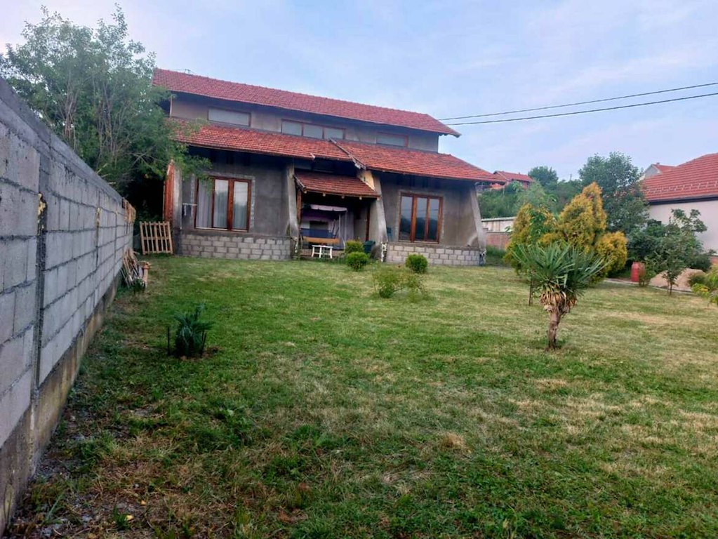 Kuća, Vlasotince - Sisava | Prodaja · 262m² · 130.000€