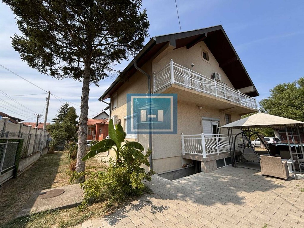 Kuća, Jagodina - Rakitovo | Prodaja · 280m² · 170.000€