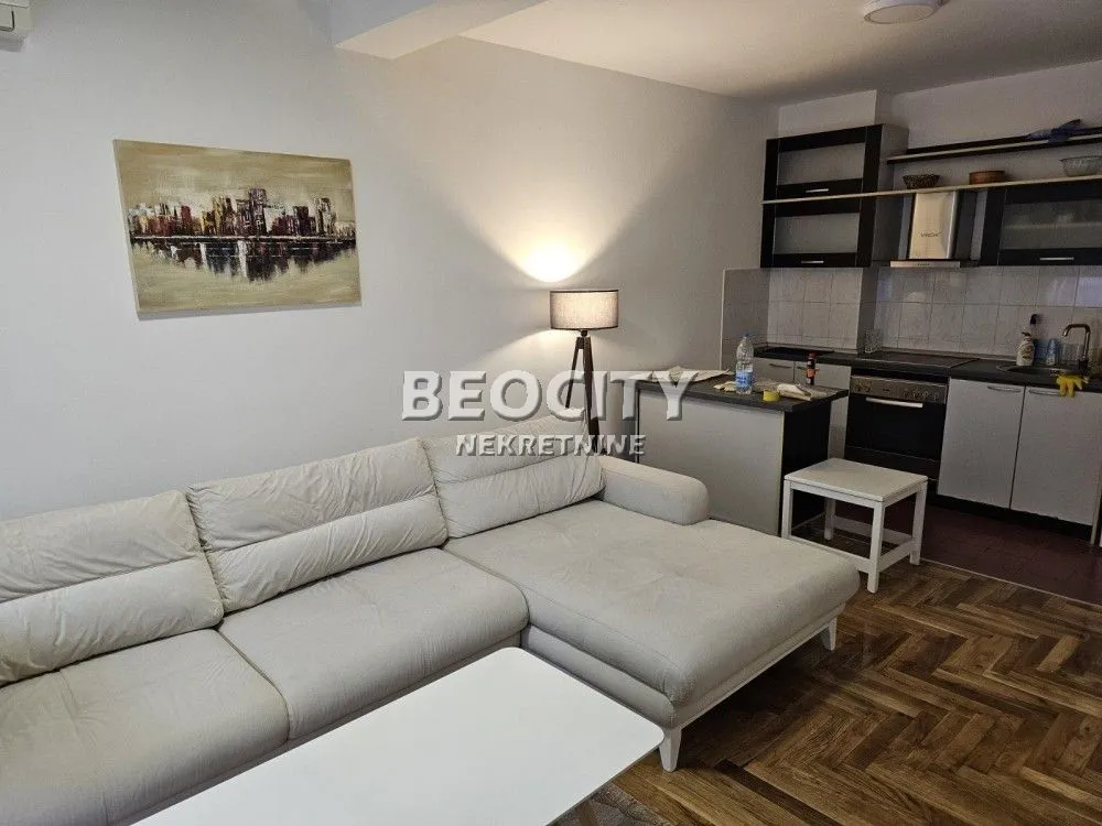 Izdavanje, stan, 58m², Centar, Novi Sad