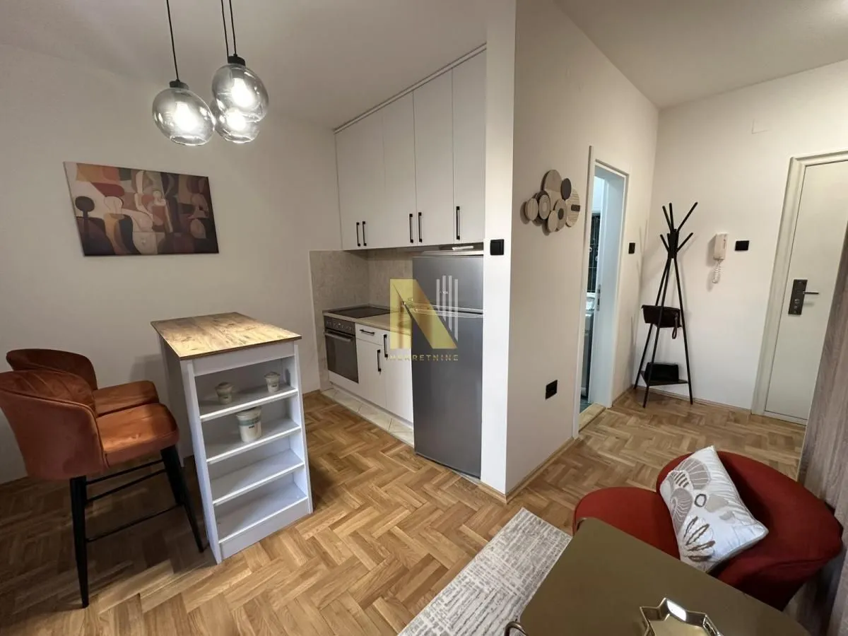 Izdavanje, garsonjera, 24m², Grbavica, Novi Sad Sve Podlokacije