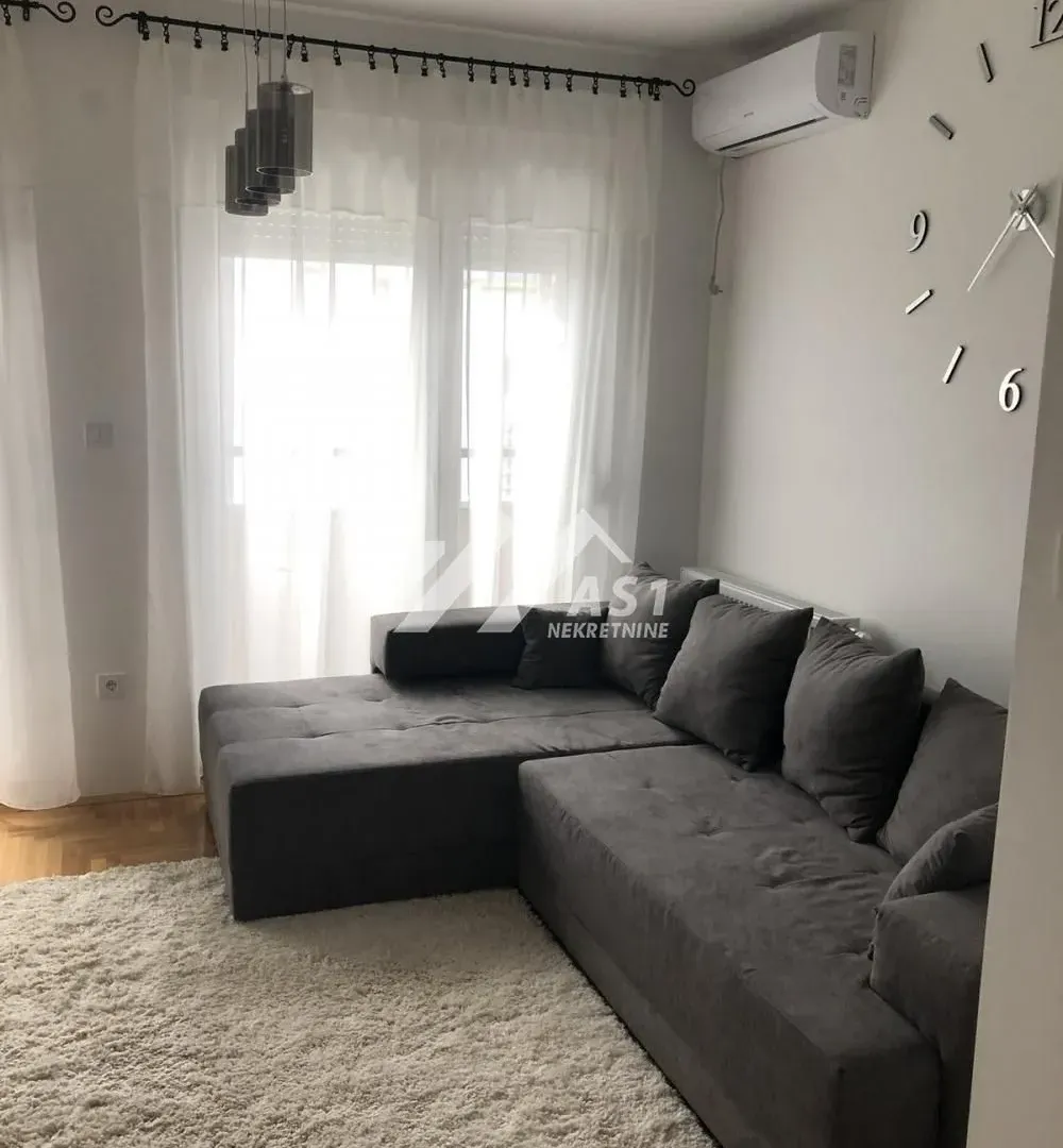 Izdavanje, stan, 27m², Centar, Novi Sad