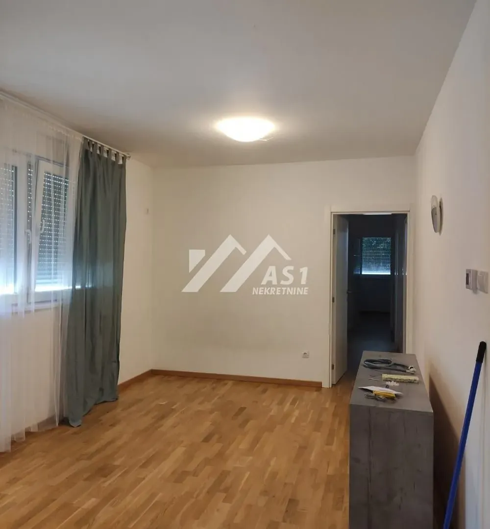 Izdavanje, trosoban stan, 78m², Adice, Novi Sad Sve Podlokacije