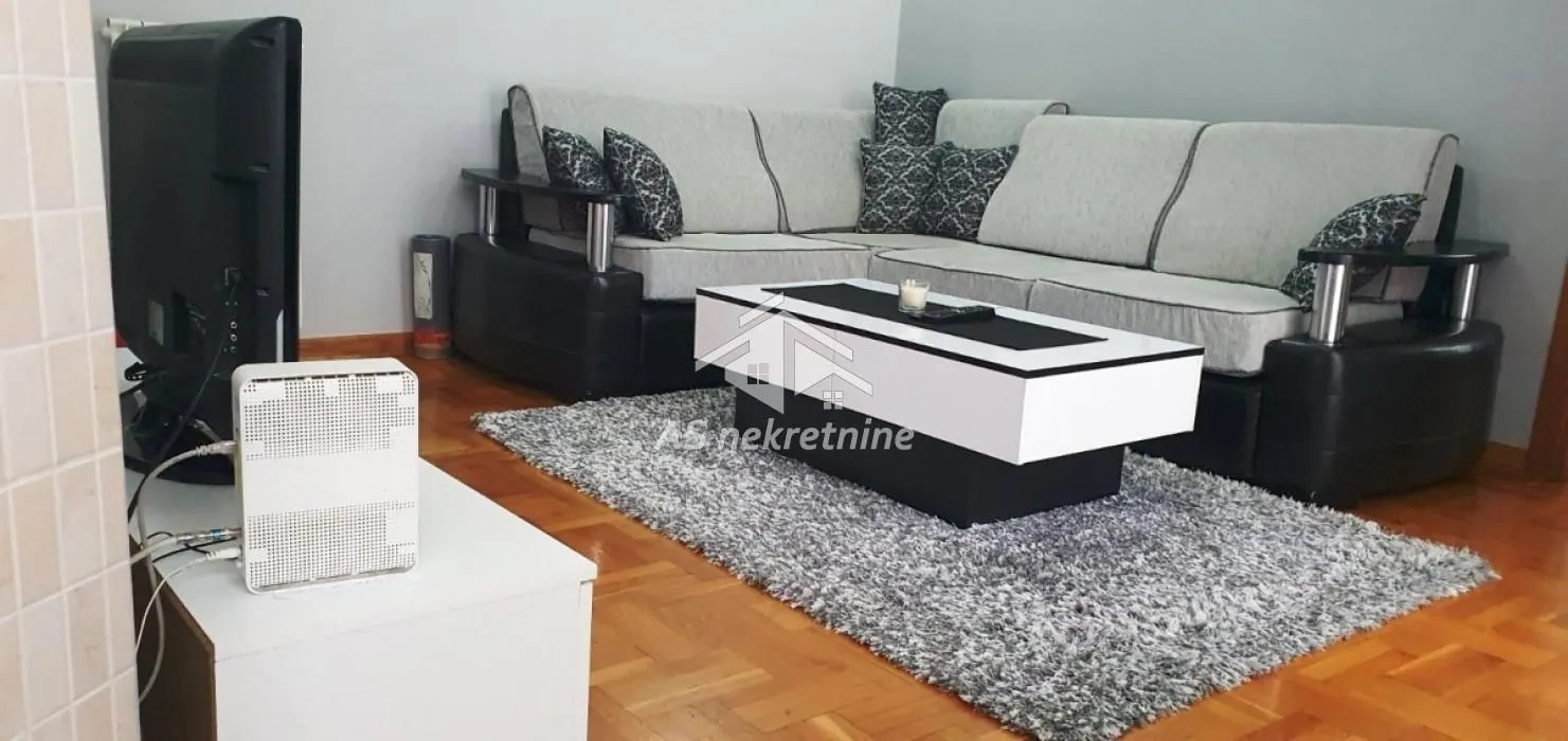 Izdavanje, dvosoban stan, 40m², Vračar Sve Podlokacije, Beograd