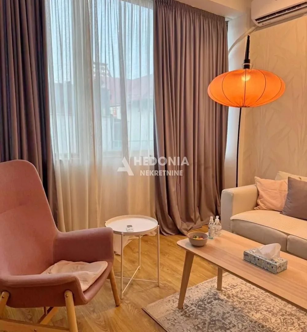 Prodaja, poslovni prostor, 18m², Savski Venac, Beograd
