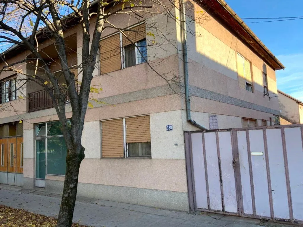 Prodaja, kuća, 244m², Temerin, Novi Sad