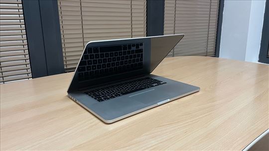 MacBook Pro Retina 15 i7 16GB RAM 256GB SSD NVIDI