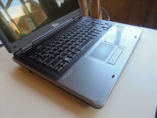 Fujitsu Siemens xi2428