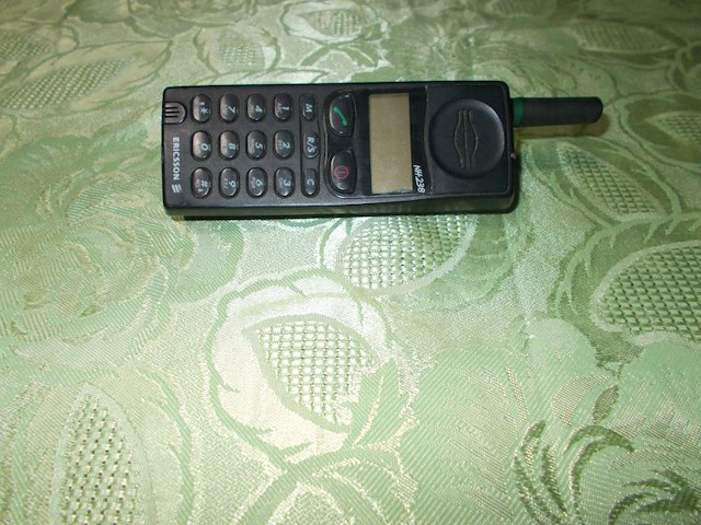 Ericsson NH 238 - mobilni telefon iz 1995. godine RETKO