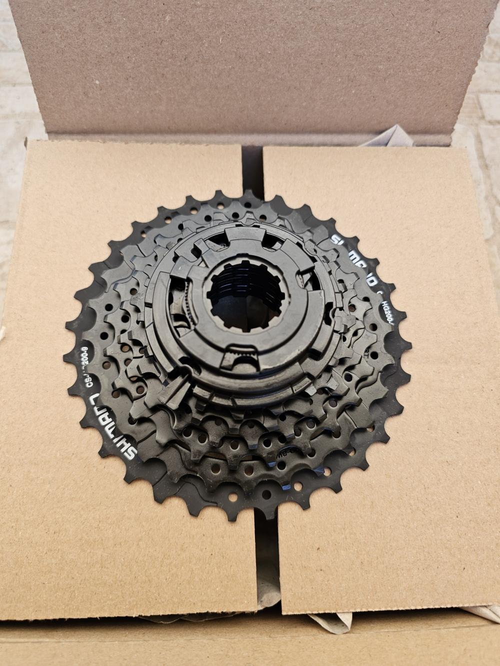 Shimano ALTUS CS-HG200 9-