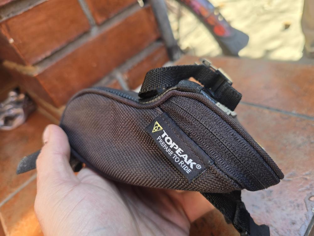 Topeak ispod sedista