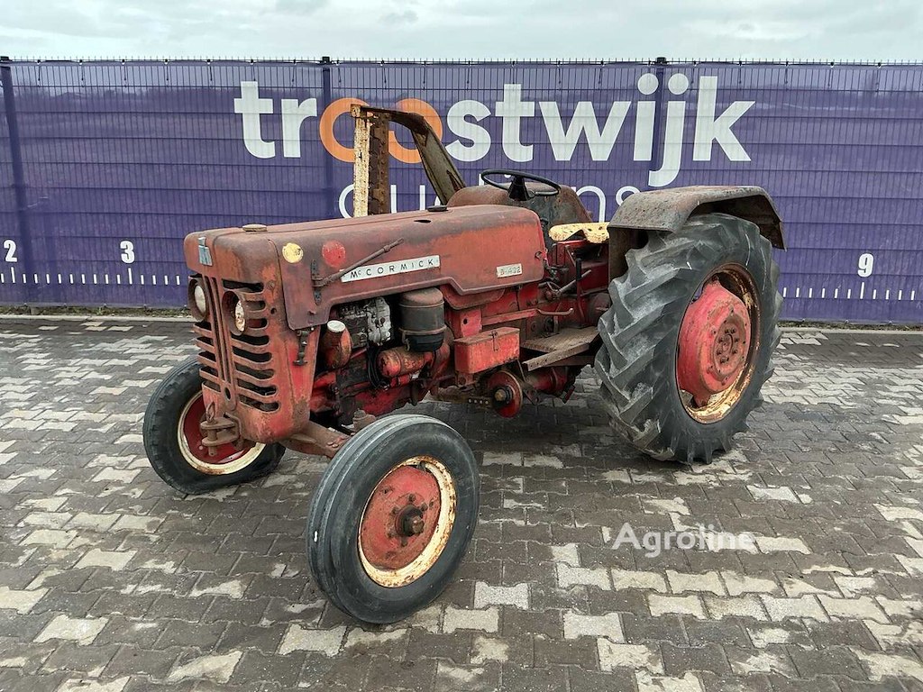 Prodaje se McCormick G-432 traktor točkaš na aukciji