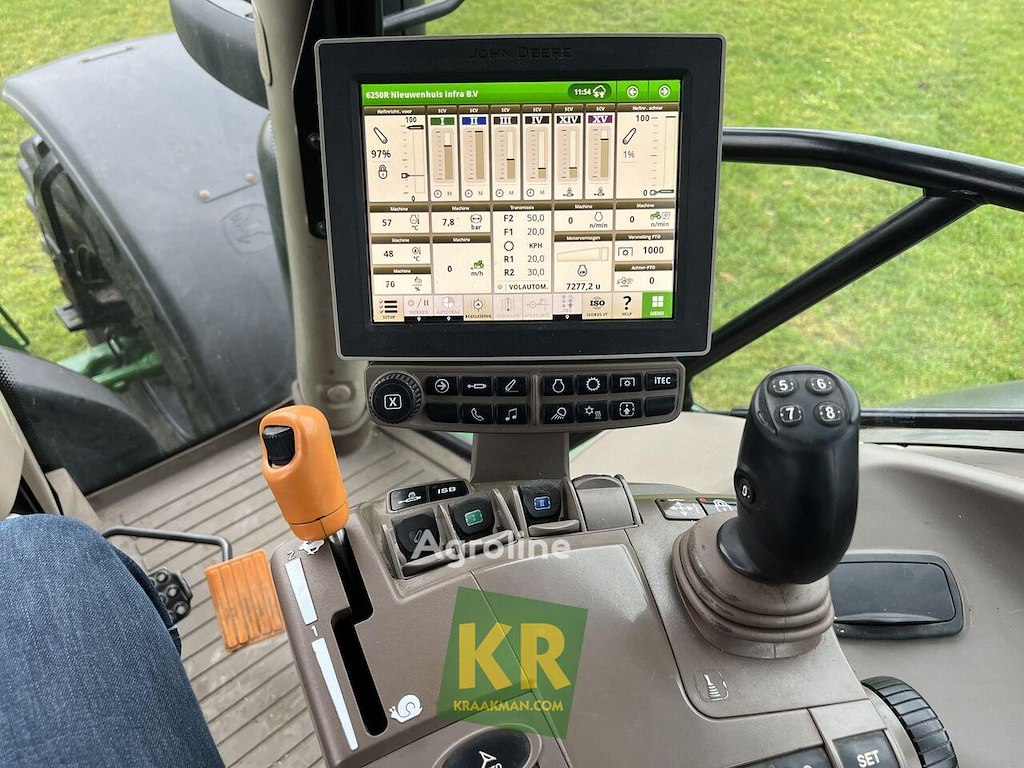 John Deere 6250R traktor točkaš