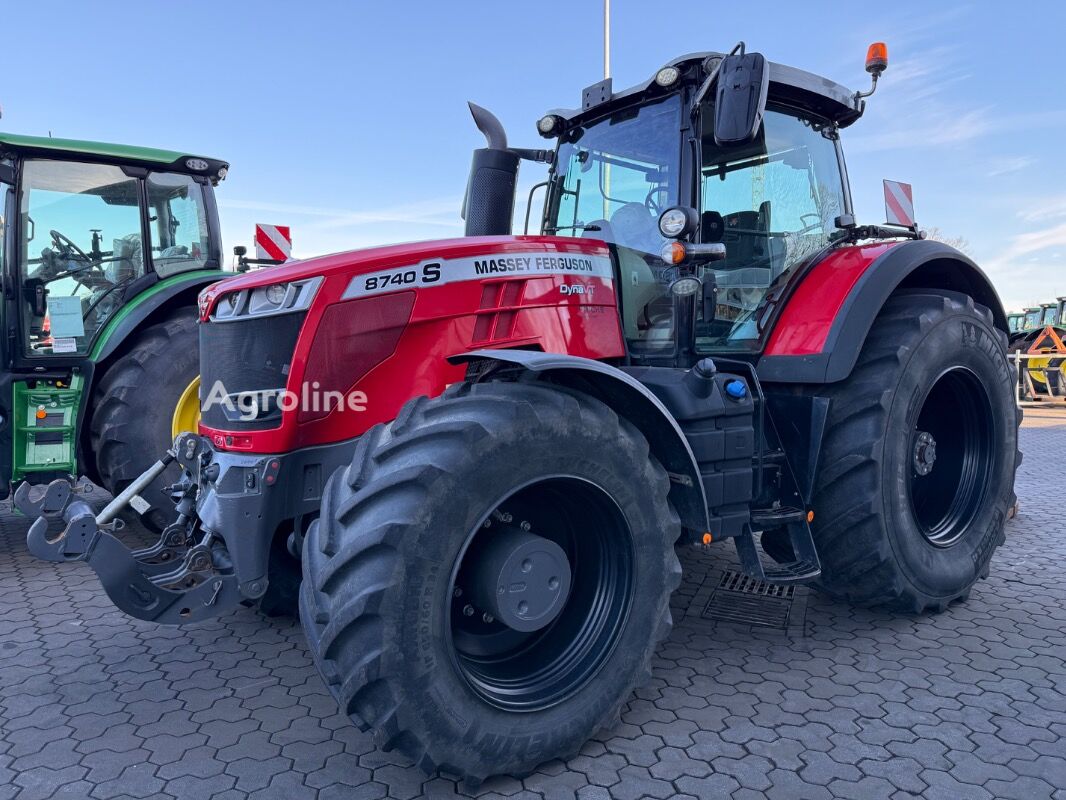 Massey Ferguson 8740S Dyna VT traktor točkaš