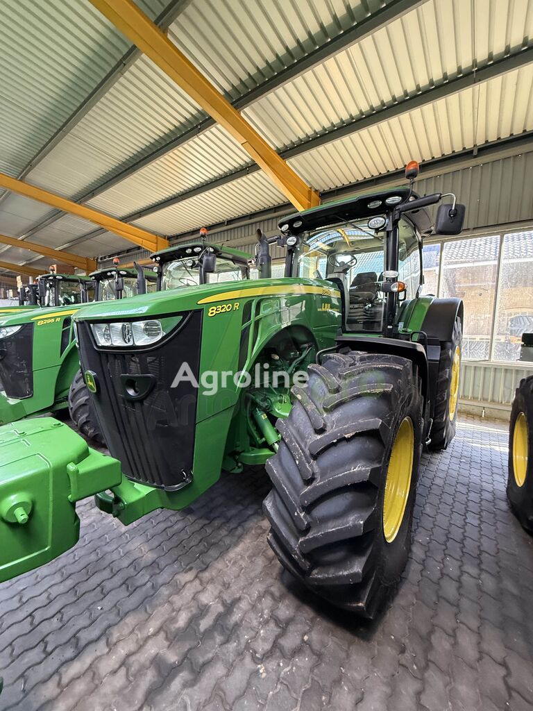 John Deere 8320 traktor točkaš