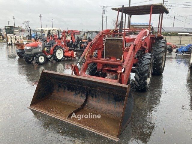Massey Ferguson TRACTOR(Massey Ferguson) traktor točkaš