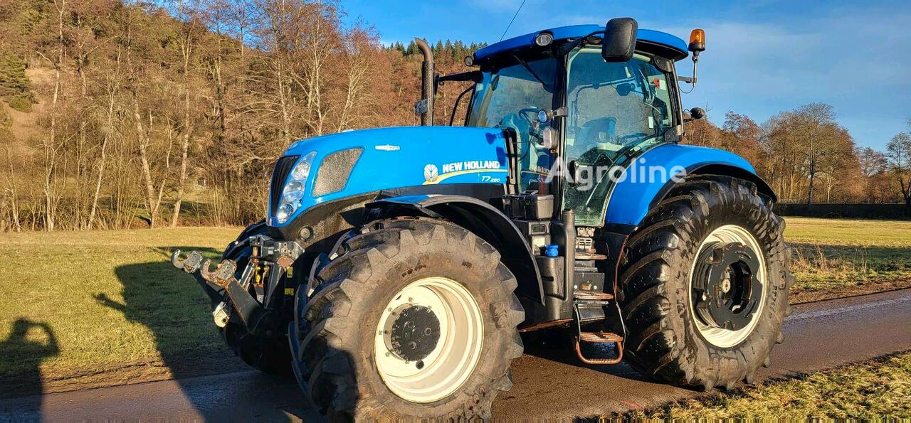 New Holland T7.250 AC + reverse drive traktor točkaš