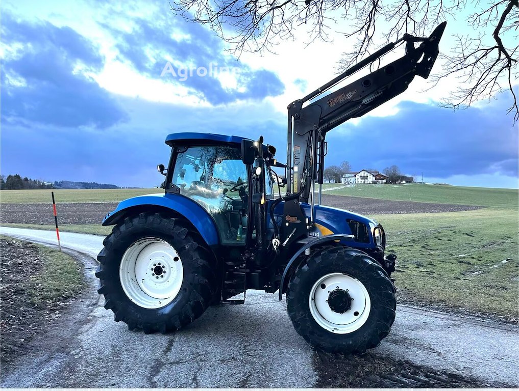 New Holland TS 135A traktor točkaš