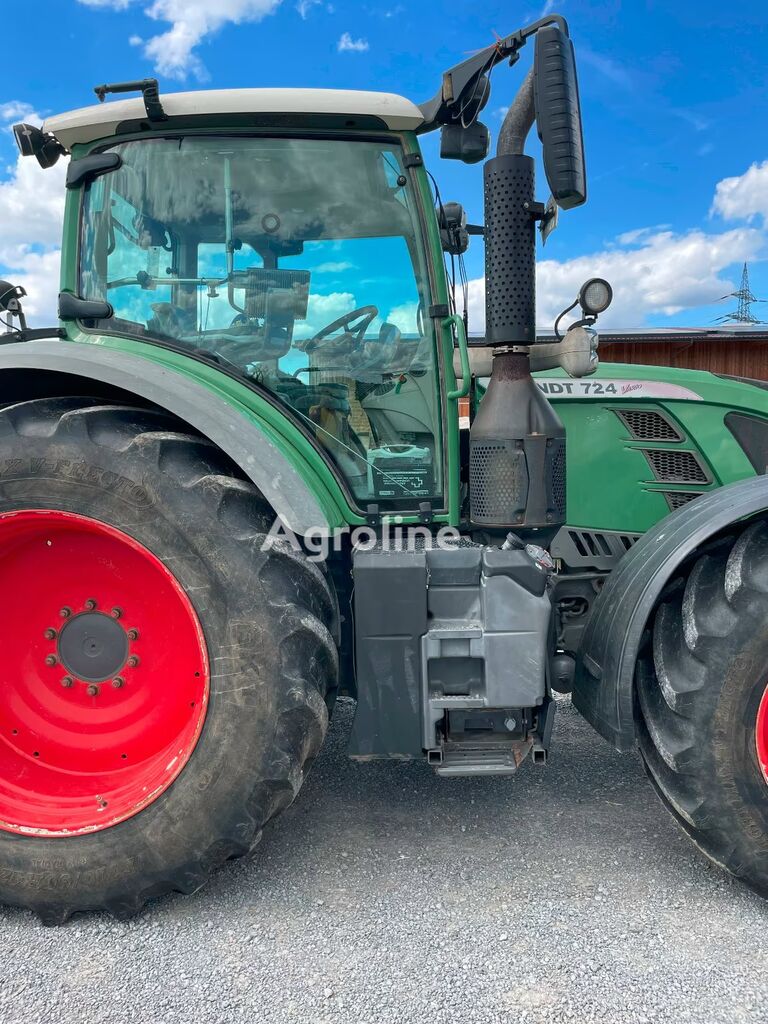 Fendt 724 Profi Plus traktor točkaš