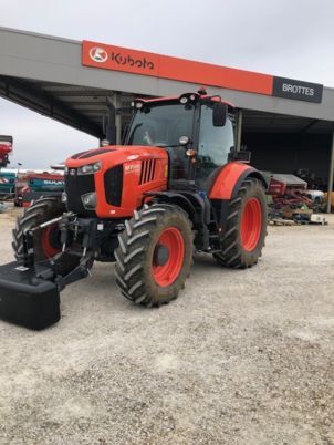Kubota M7133 traktor točkaš