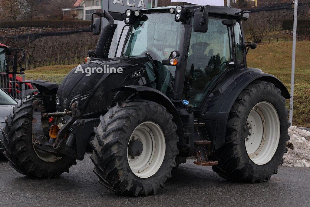 Valtra N154e Versu (Stufe V) traktor točkaš