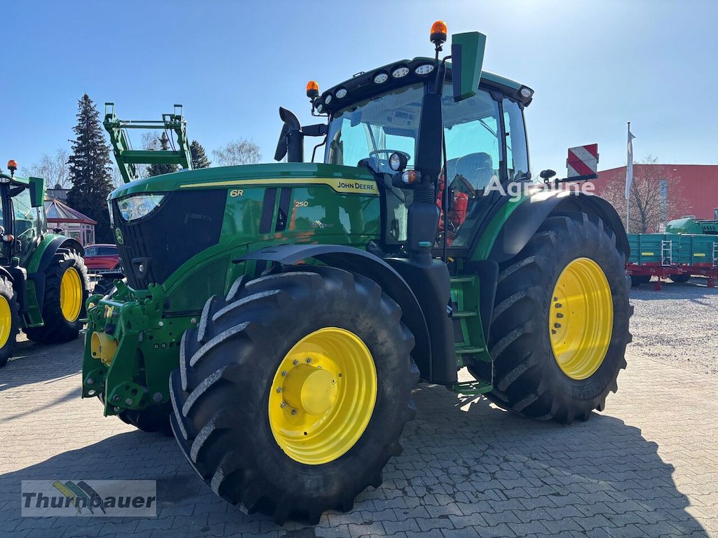 John Deere 6R 250 traktor točkaš
