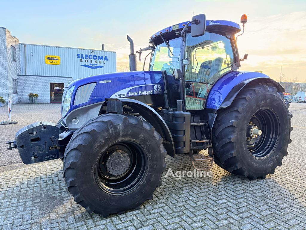 New Holland T7040 PC Blue Power traktor točkaš
