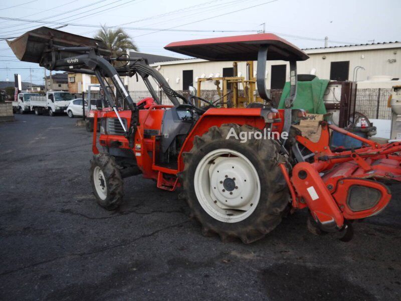 Kubota TRACTOR(Kubota) traktor točkaš