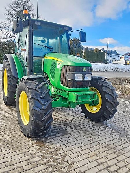 John Deere 5090M traktor točkaš