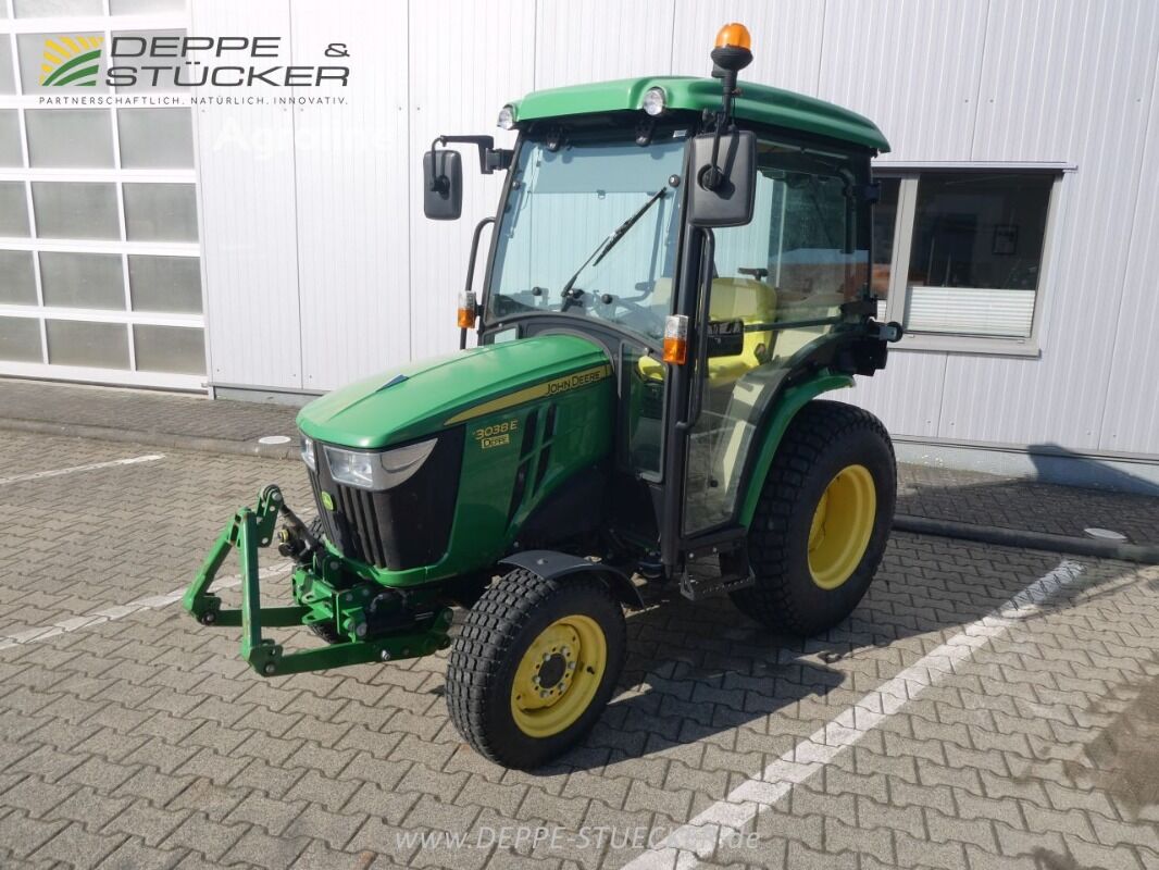 John Deere 3038E mini traktor
