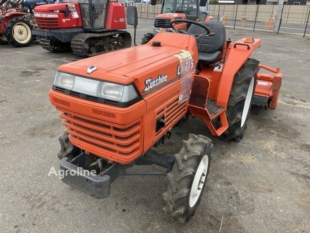 Kubota TRACTOR(Kubota) mototraktor
