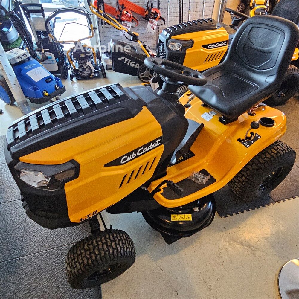 Prodaje se Cub Cadet LT2 NS92 traktor kosilica na aukciji