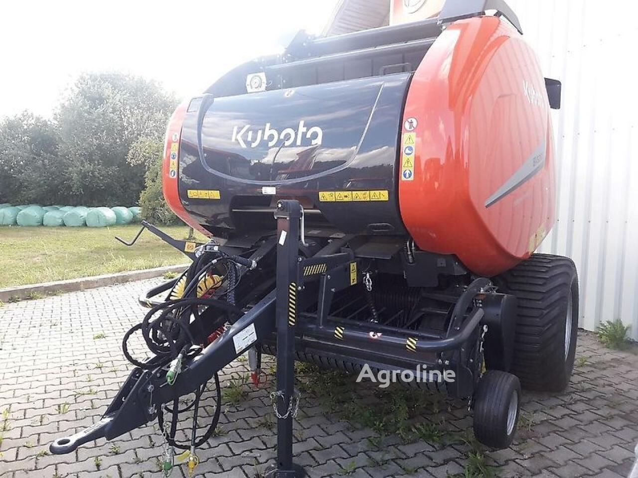 Kubota bv5200 plus balirka za četvrtaste bale