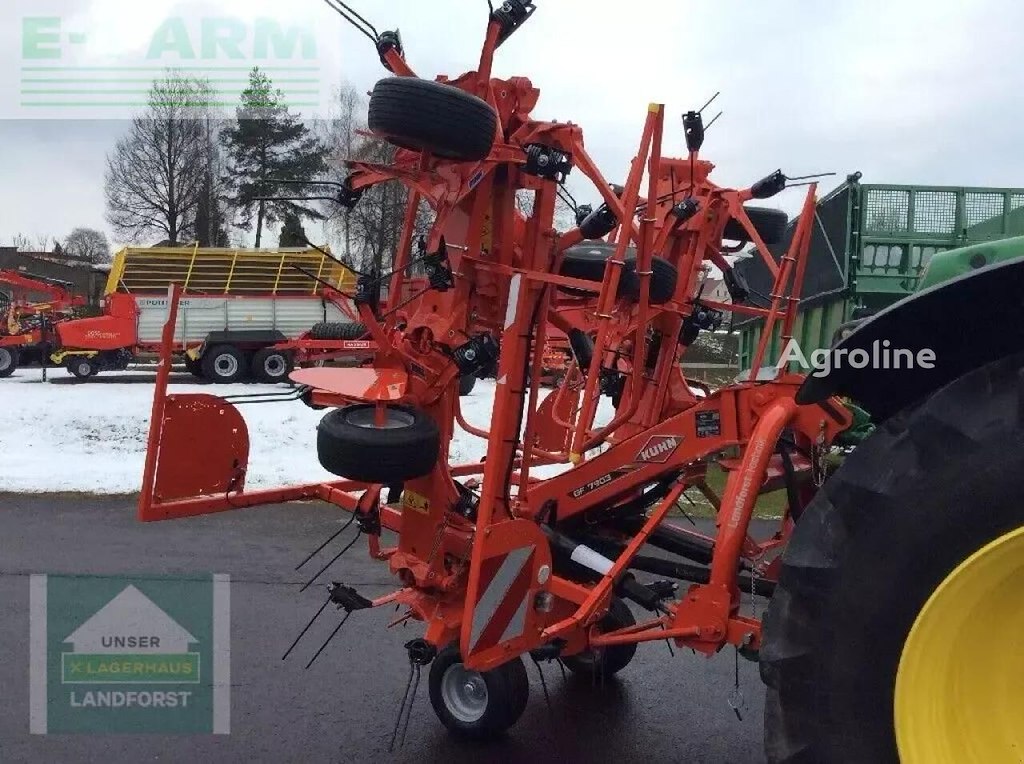 Kuhn gf 7903 prevrtač sena