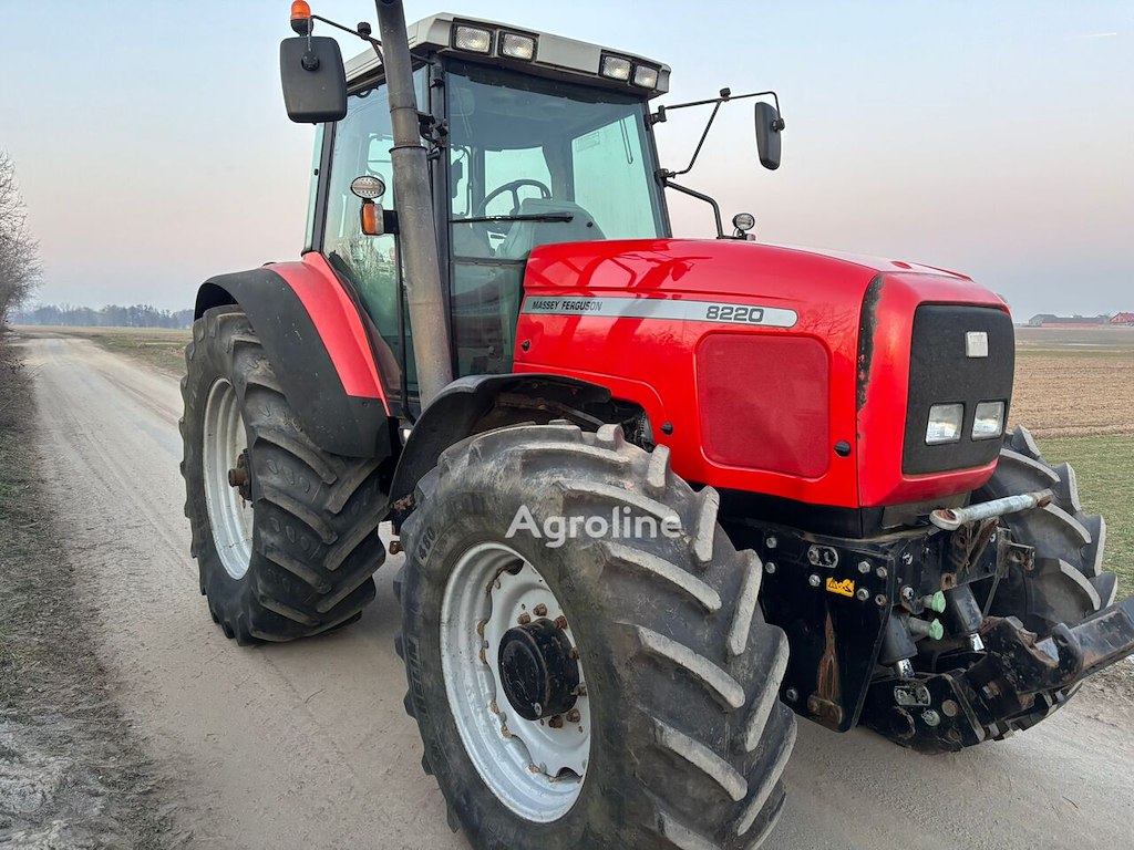 Massey Ferguson 8220 traktor točkaš