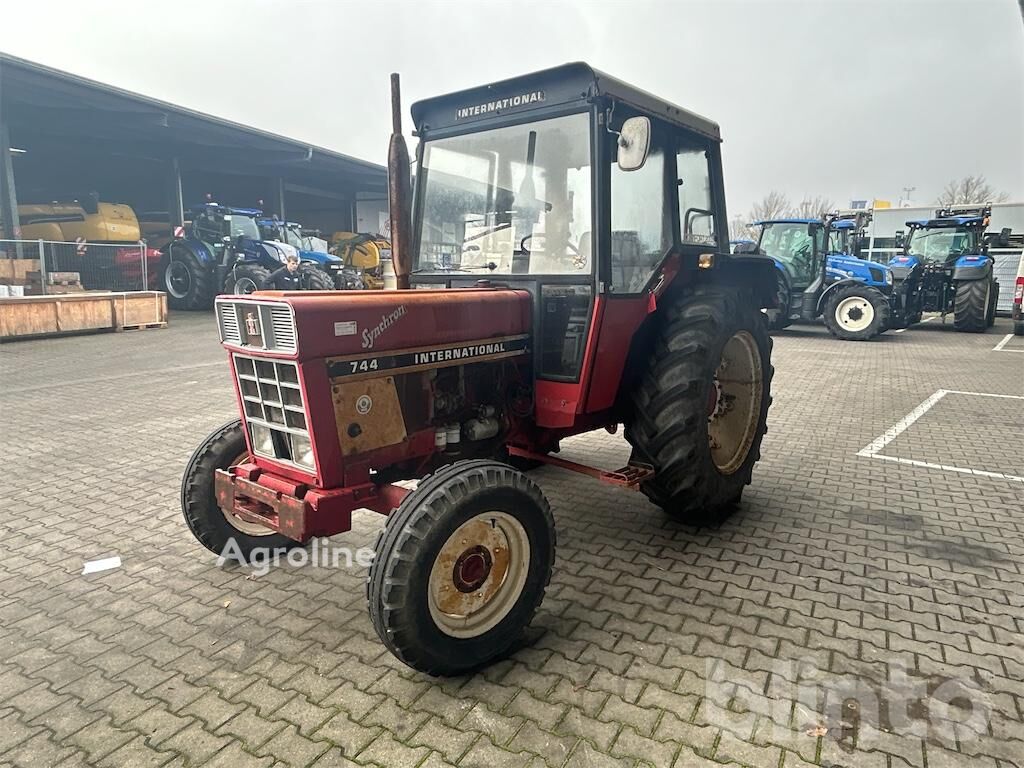Prodaje se Case IH IHC 744 traktor točkaš na aukciji