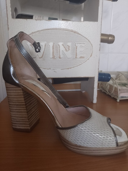 Kozne sandale br.37