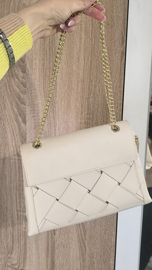 Prelepa torbica nova