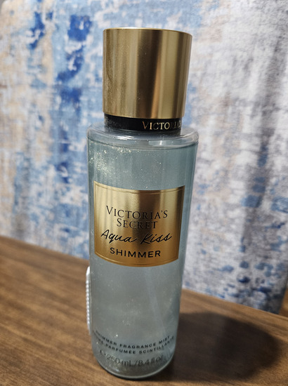 Victoria's secret aqua kiss shimmer body mist NOVO