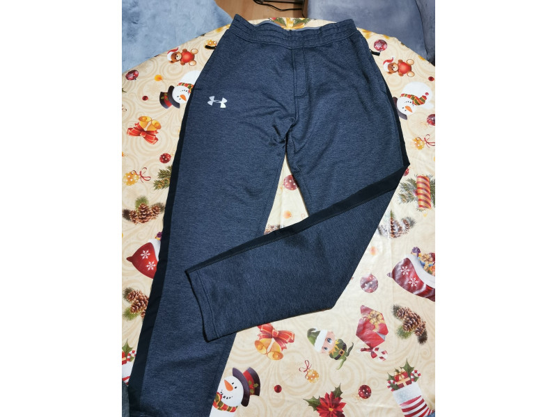 27. UNDER ARMOUR MUSKE TRENERKE vel M