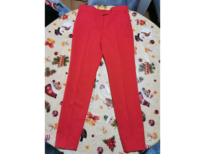 32. LUISA SPAGNOLI PRELEPE PANTALONE vel 42