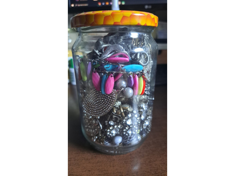 Mystery Jewelry Jar nakit lot u tegli