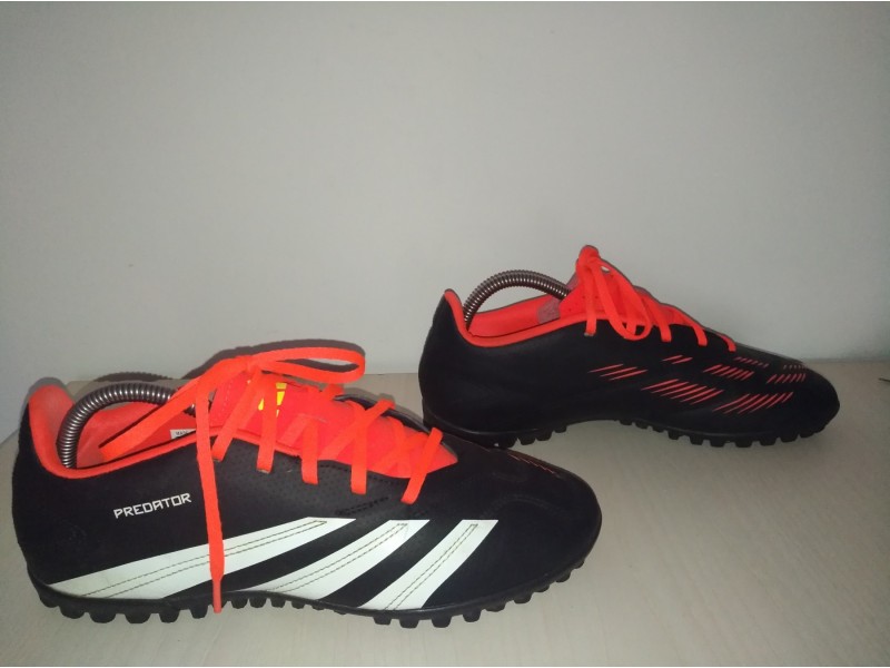 Adidas Predator muske patike za fudbal br 42,5 (26,5 cm