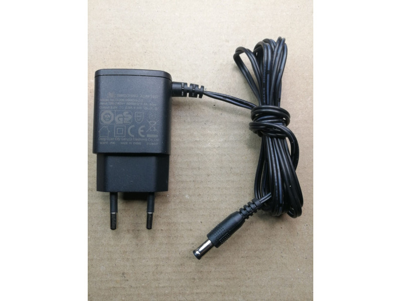 Adapter 9V --- 0,5A