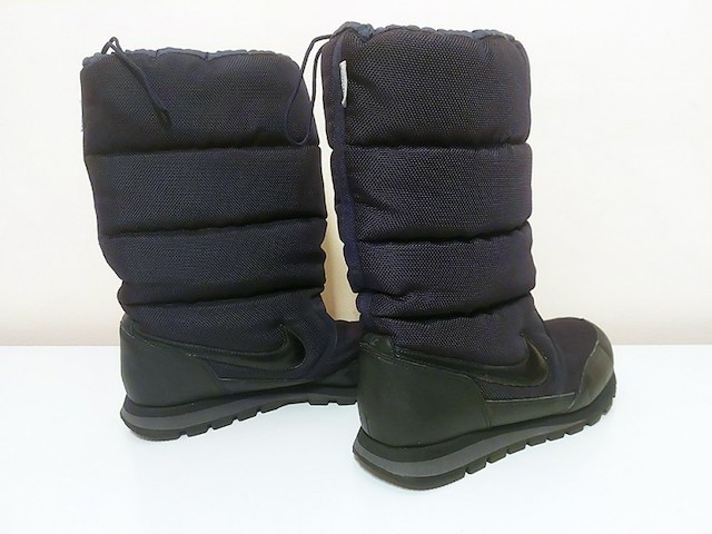 Nike cizme br. 40