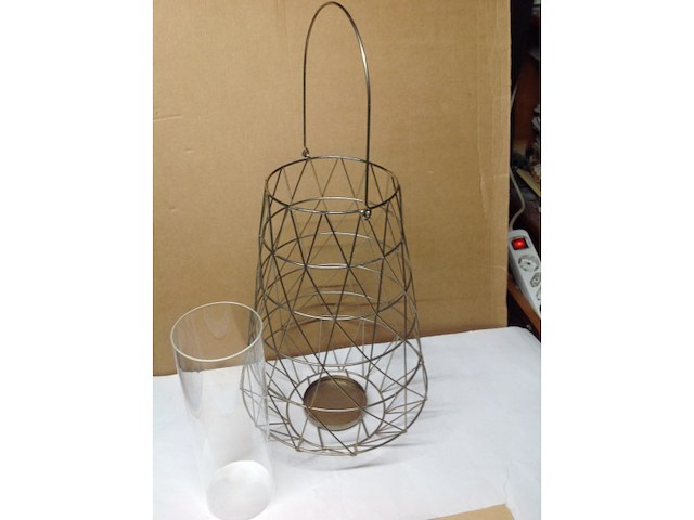 Fenjer svećnjak lampa metalni sa staklom za sveće. Top!