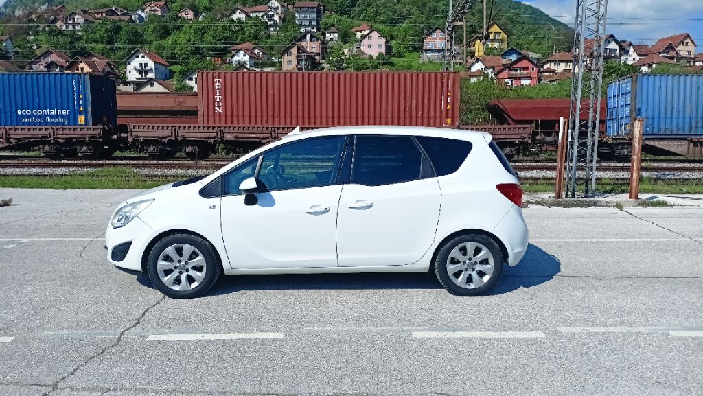 CENA: 3950 €
OPEL - MERIVA B