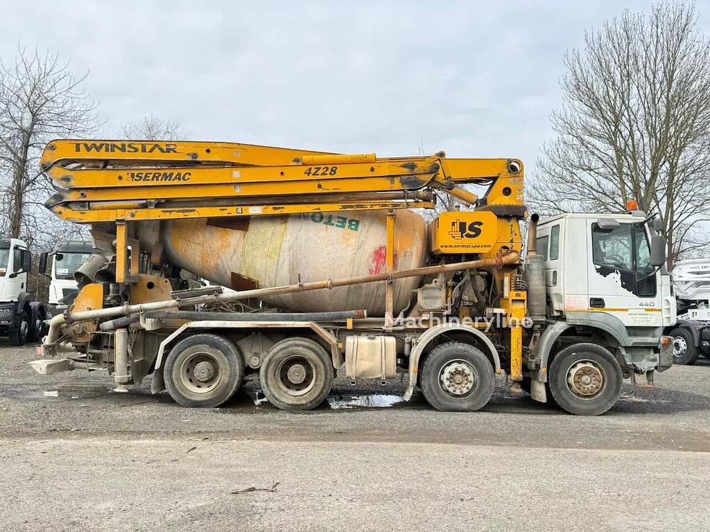IVECO Trakker 440T41 trakker 440 8x4 28M SERMAC pumpa za beton